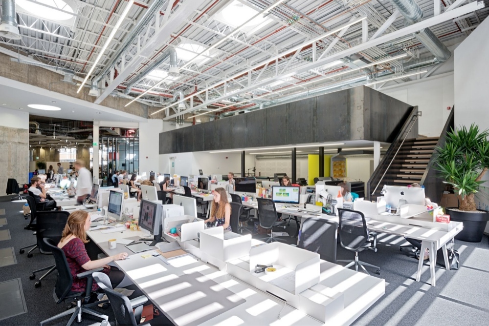 7 Faktor Penting Tata Ruang Kantor Terbuka & Contoh Desain