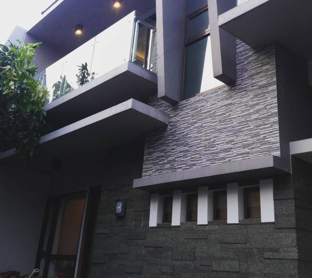 6 Model Batu Alam Dinding Luar Rumah untuk Tampilan Eksterior Menawan