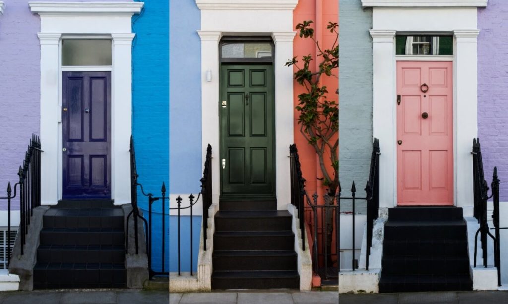 12 Inspirasi Warna Cat Pintu Kayu yang Bagus dan Sedang Tren