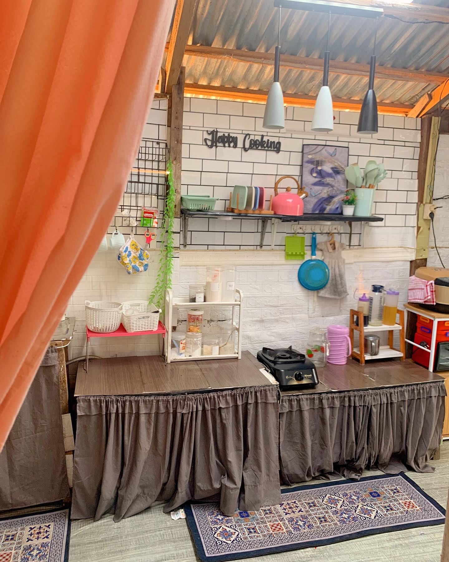 5 Ide Desain Dapur Kecil Panjang yang Kekinian