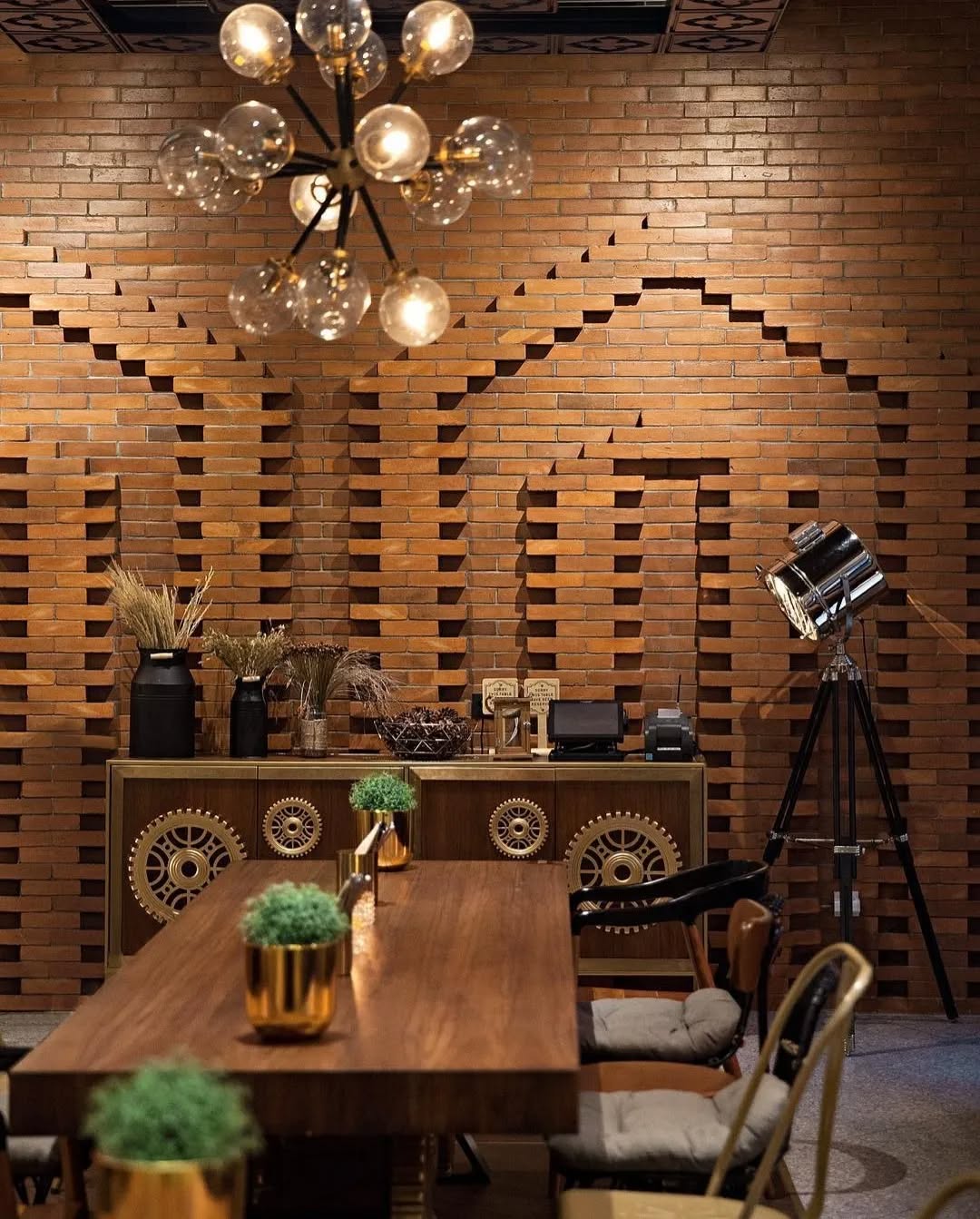 Inspirasi Tembok Bata Merah untuk Rumah agar Terlihat Unik dan Estetis