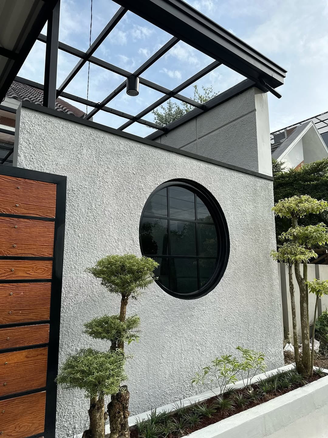 5 Pilihan Warna Cat Tembok Pagar yang Lagi Trend