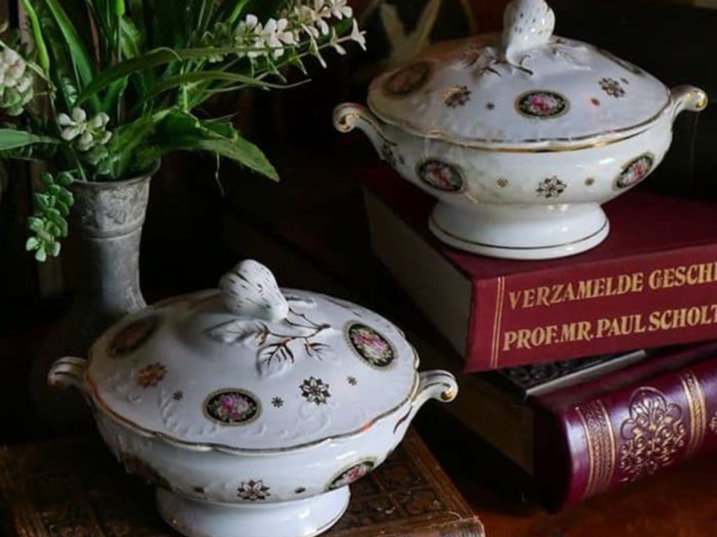 13 Barang Antik Mahal yang Paling Dicari, Bisa Dijual Hingga Miliaran!