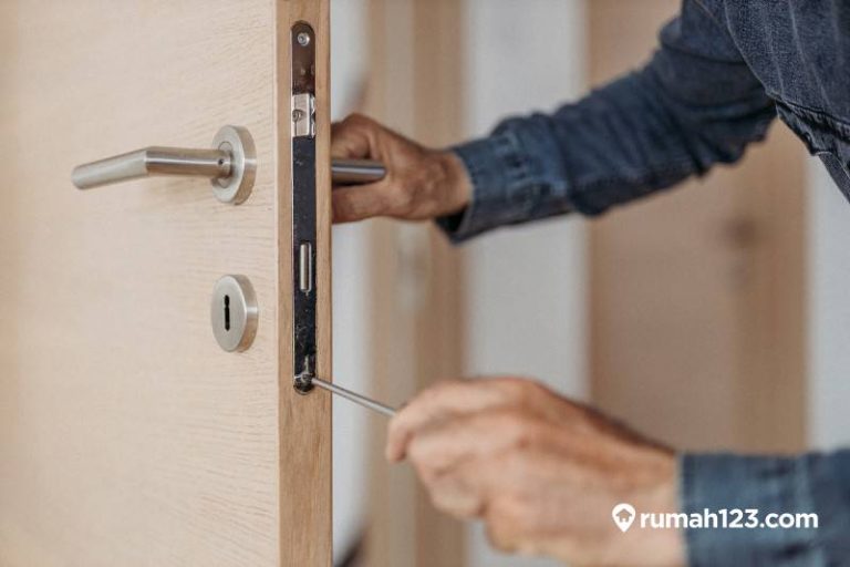 8 Merk Kunci Pintu Rumah Terbaik yang Anti Maling