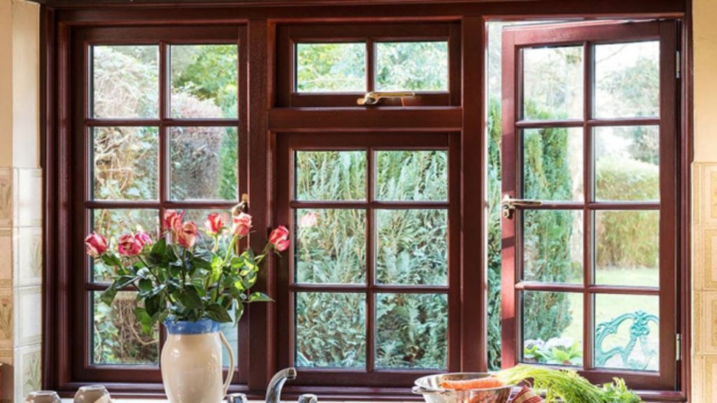 10 Model Jendela Kayu Klasik yang Bikin Hunian Jadi Lebih Estetik