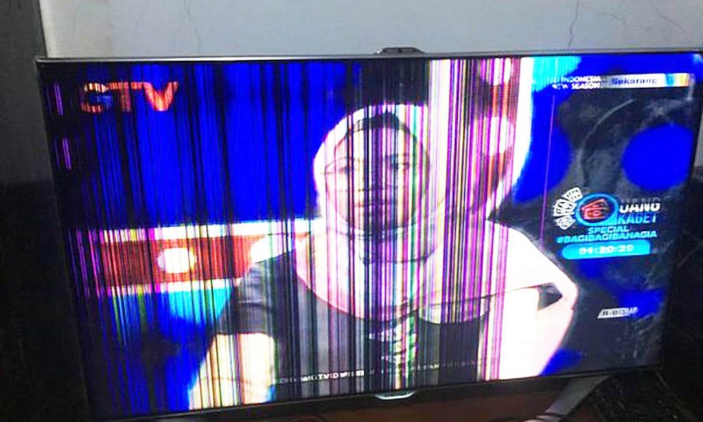 Layar TV LED Bergaris Vertikal, Ini Penyebab dan Cara Mengatasinya!