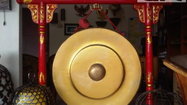 15 Contoh Alat Musik Gamelan dan Cara Memainkannya