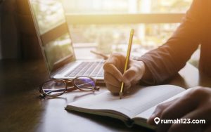 Pengertian Kata Keterangan, Jenis dan Contohnya