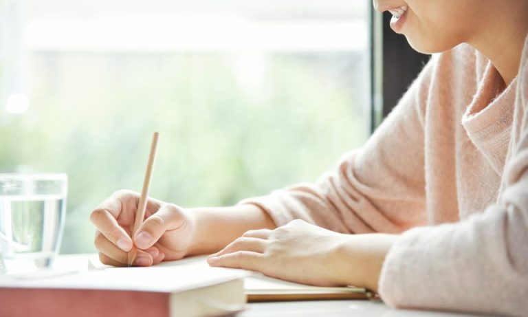 50 Kalimat Bahasa Jawa dan Artinya yang Baik dan Benar