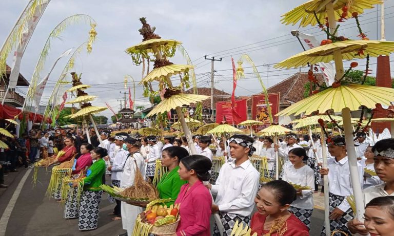 10 Tradisi Sunda dan Penjelasannya yang Unik, Ada Apa Saja?