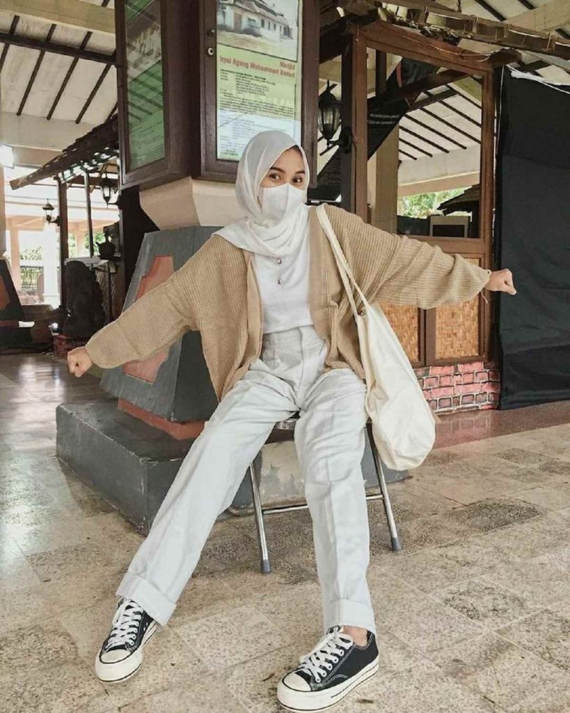 10 OOTD Hijab Remaja SMA yang Kekinian, Keren, dan Kasual