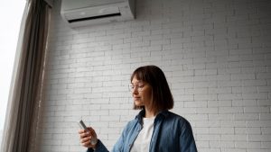 5 Fungsi Mode Dry AC dan Cara Menggunakannya. Bikin Hemat Listrik!
