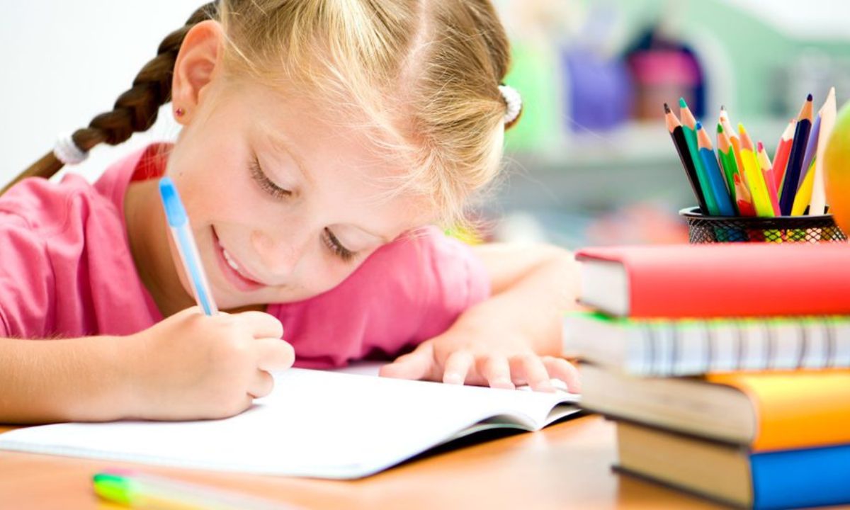 6 Contoh Cerita Liburan Sekolah Singkat dan Menarik