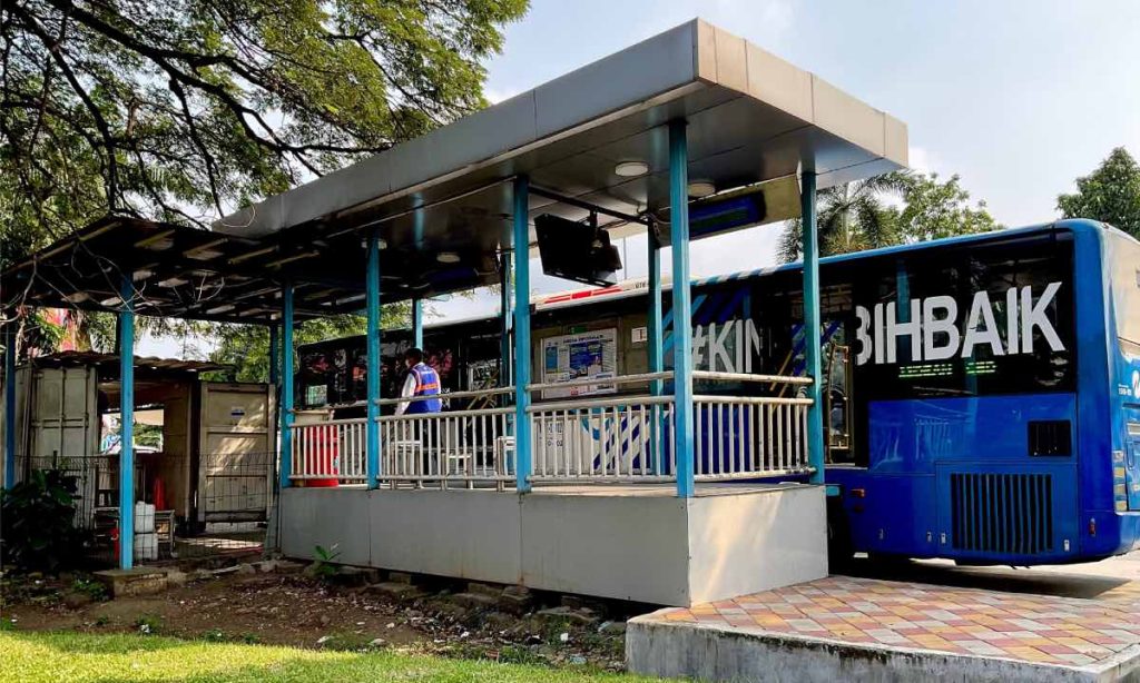 5 Fungsi Halte Bus sebagai Jaringan Transportasi Umum. Penuh Manfaat!