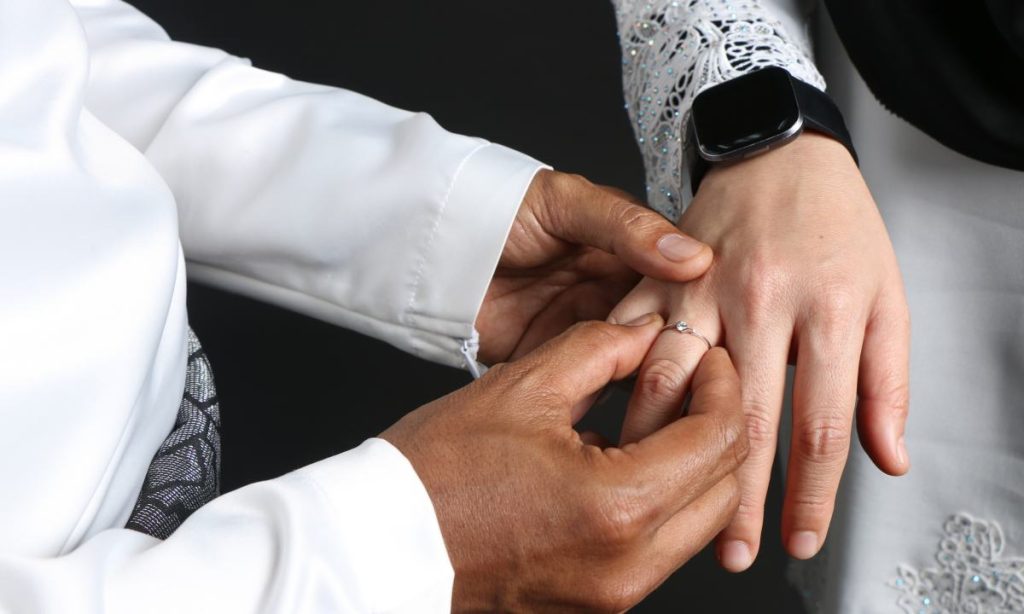 9 Susunan Acara Lamaran Pernikahan yang Benar