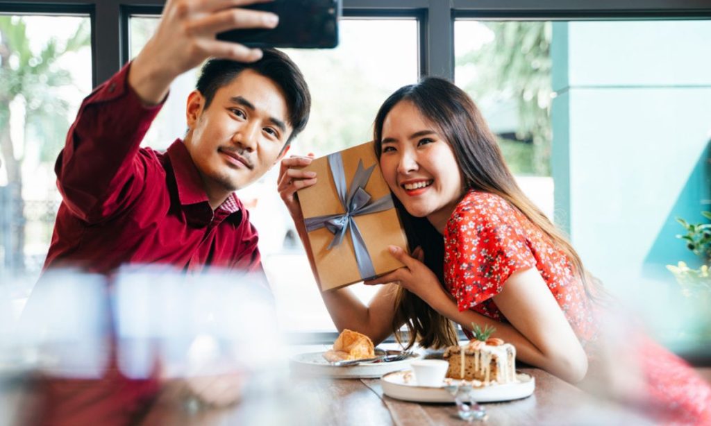 20 Ucapan Ulang Tahun untuk Pacar yang Panjang dan Romantis