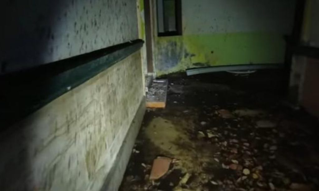 6 Potret Rumah Mandra yang Terbengkalai. Tempat Syuting Mumun!