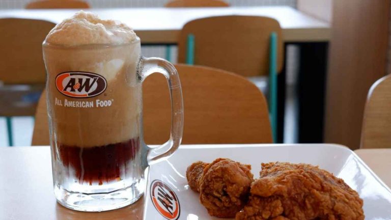 Daftar Menu A&W, Promo, dan Harga Terbaru 2023. Lengkap!