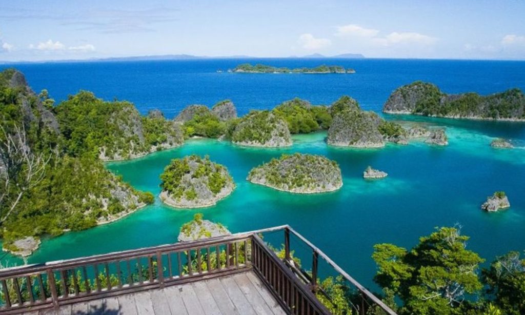 5 Wisata Laut Terindah di Indonesia yang Wajib Kamu Kunjungi