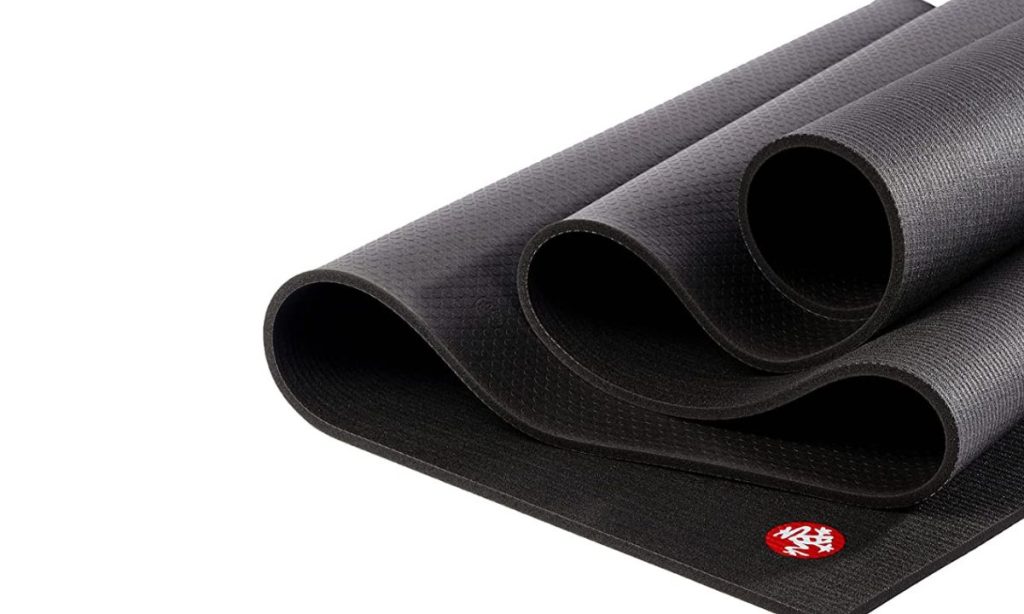 8 Rekomendasi Matras Yoga yang Bagus dan Tidak Licin