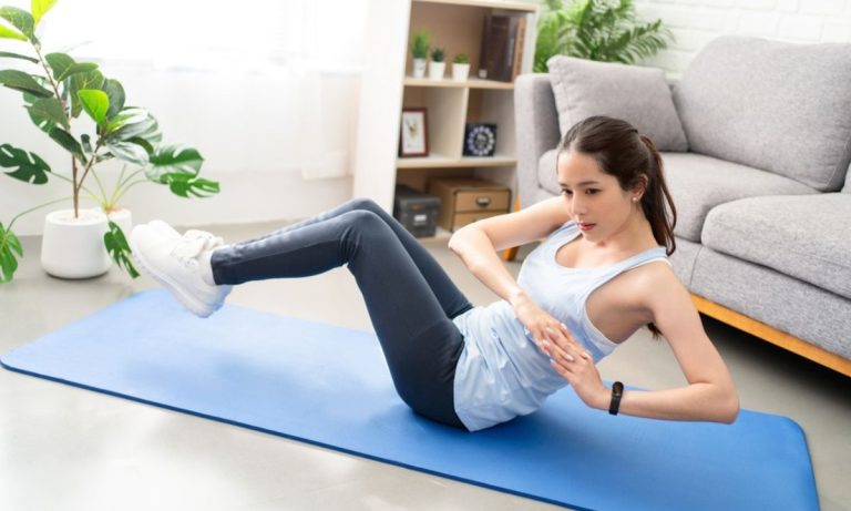 8 Rekomendasi Matras Yoga yang Bagus dan Tidak Licin