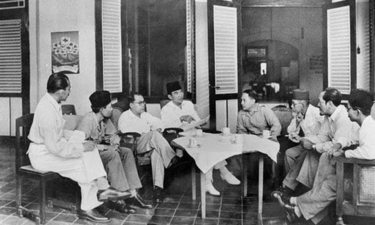 Mengenal Anggota dan Tugas Panitia Sembilan Lengkap