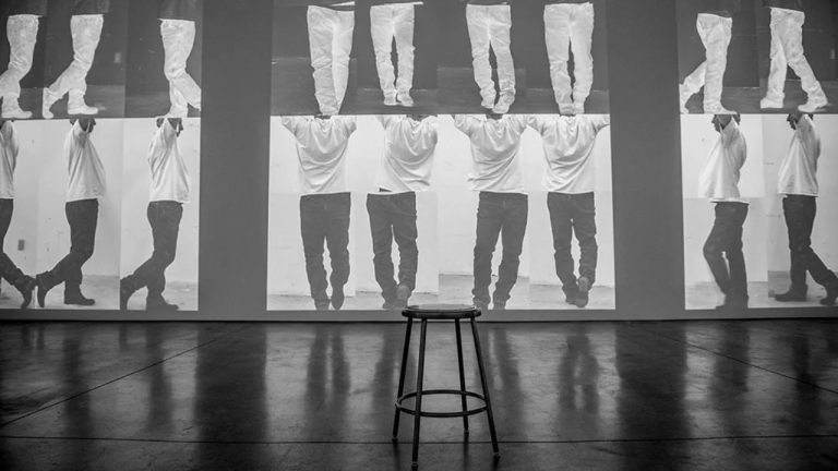 12 Contoh Seni Rupa Kontemporer, Gambar, Ciri, dan Nama Senimannya