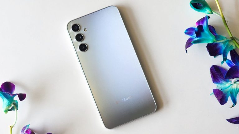 10 Rekomendasi HP Samsung Kamera Terbaik 2024. Wajib Beli!