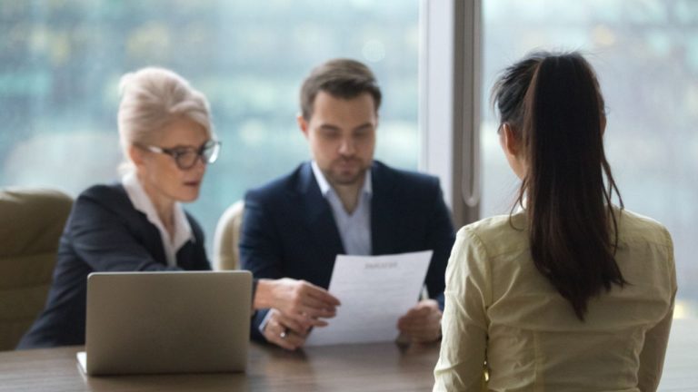 7 Contoh Interview Bahasa Inggris Lengkap dengan Jawabannya