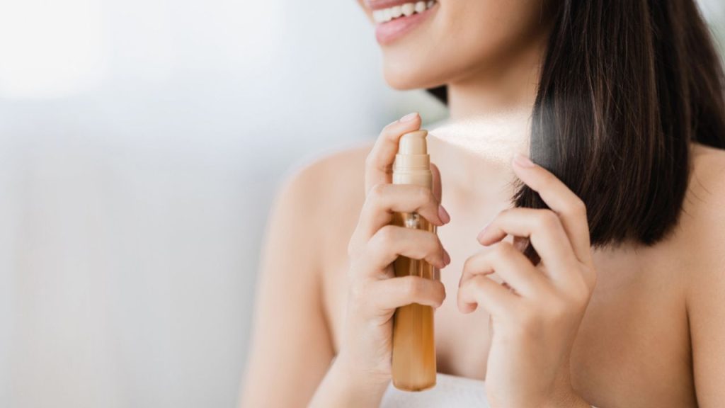 5 Rekomendasi Parfum Rambut Terbaik yang Wangi Tahan Lama