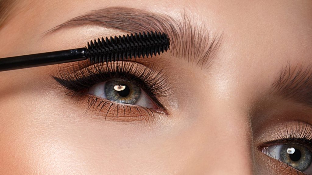 5 Rekomendasi Maskara Bening Terbaik 2023