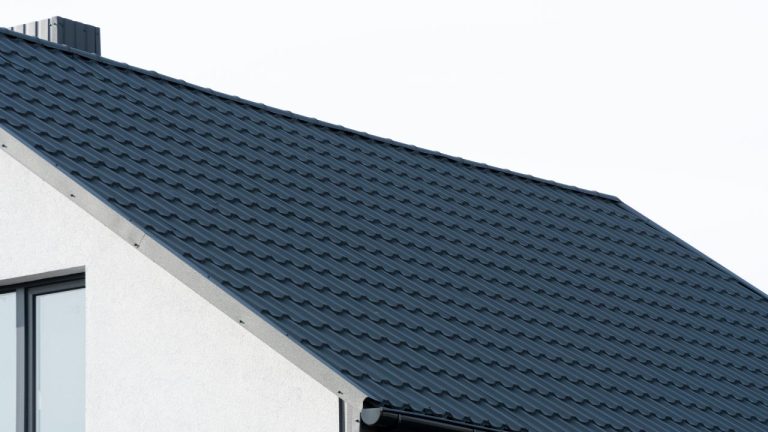 Mengenal Jenis Atap Metal Disertai Rekomendasi Produk Terbaik 2023