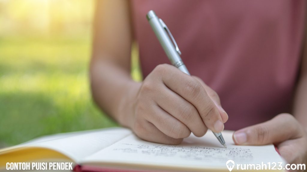 51 Contoh Puisi Pendek Berbagai Tema, Lengkap dan Menarik!