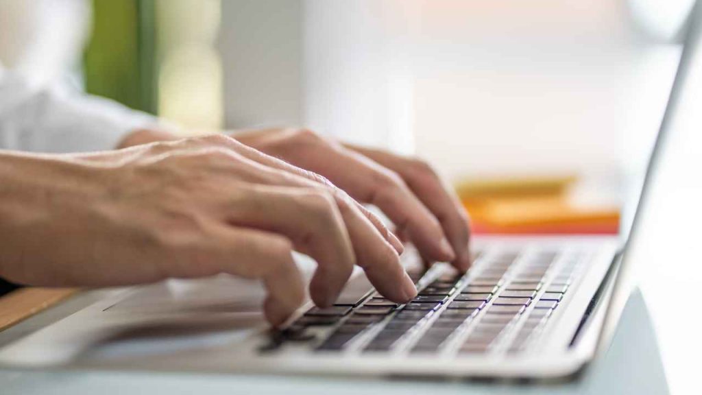 14 Contoh Notulen Rapat Sekolah untuk Organisasi, OSIS, hingga Guru