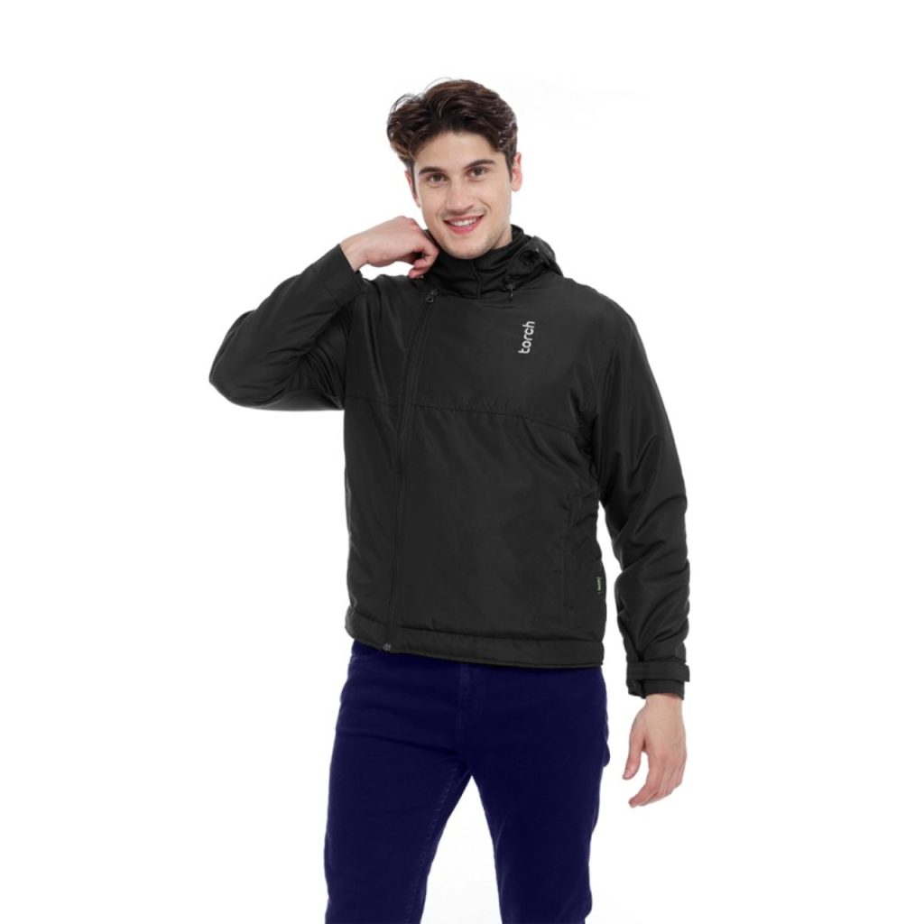 5 Rekomendasi Jaket Windbreaker Terbaik 2023. Dijamin Antiangin!