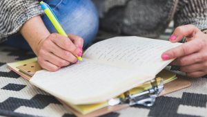 3 Contoh Analytical Exposition Text yang Benar. Pelajari, yuk!