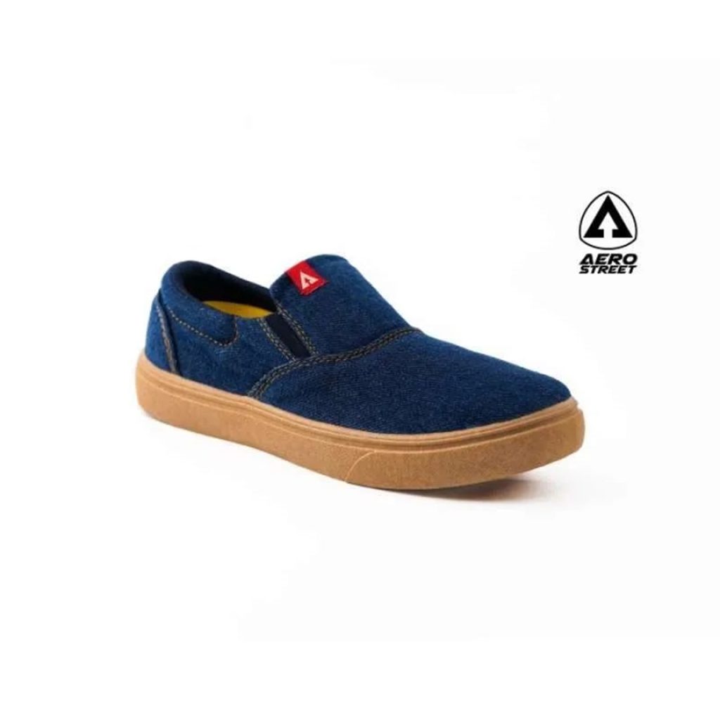 5 Rekomendasi Sepatu Slip On Pria Terbaik dan Stylish, Penuh Gaya!