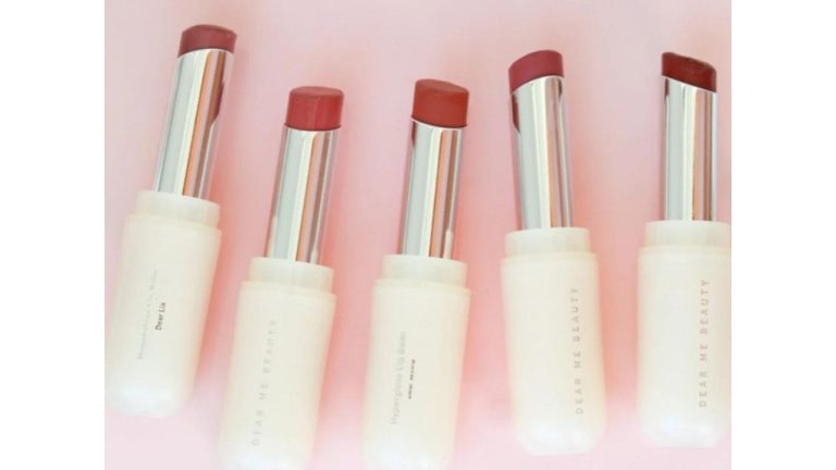 5 Rekomendasi Lip Balm untuk Bibir Kering, Efektif Melembabkan!