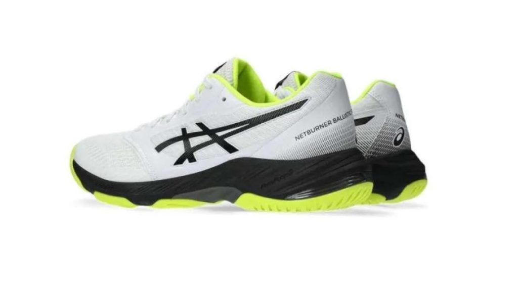 5 Rekomendasi Sepatu Voli ASICS Terbaik 2024. Bantalannya Empuk!