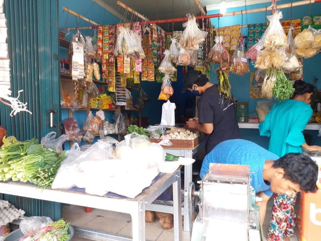 10 Desain Warung Sayuran di Rumah yang Sederhana dan Modern