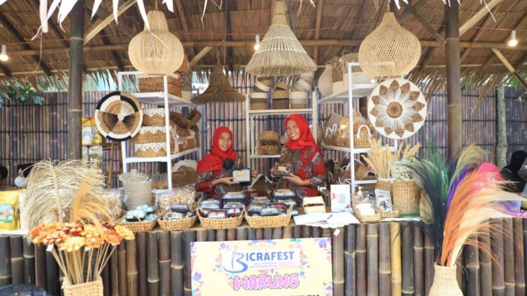 7 Ide Dekorasi Stand Bazar Kreatif yang Menarik dan Unik