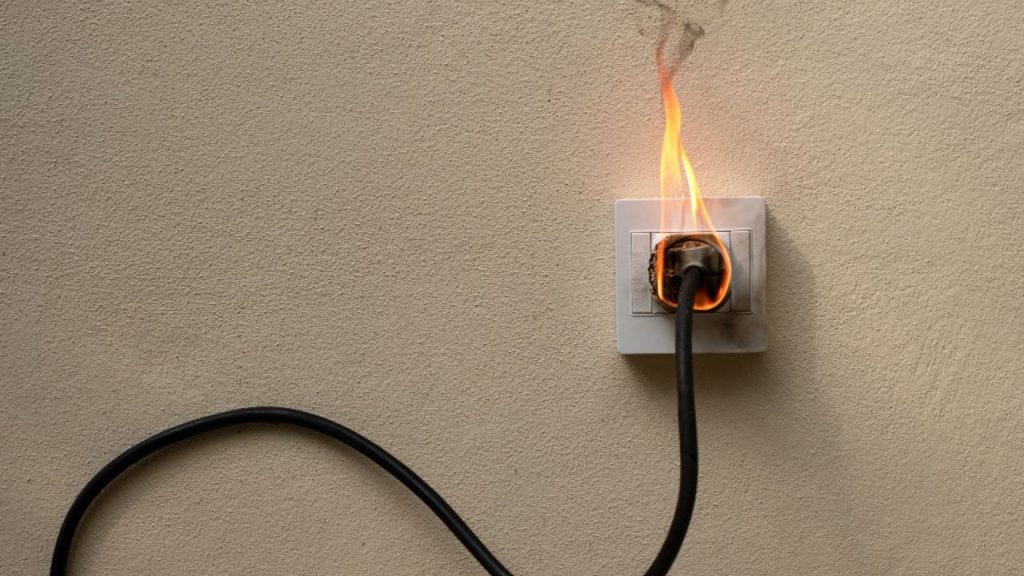 7 Cara Mengatasi Listrik Konslet di Rumah, Perhatikan agar Tidak Salah ...